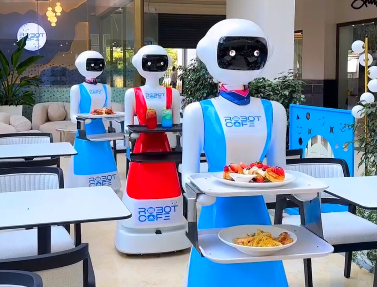 TECH MEETS TASTE: INSIDE KENYA’S FIRST ROBOT-POWERED RESTAURANT - Vice ...
